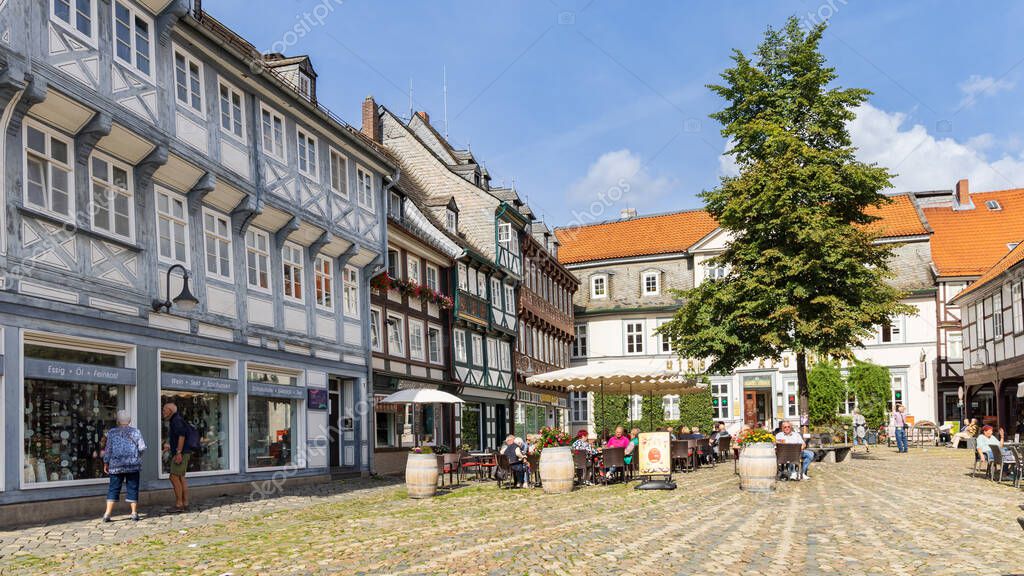 Goslar, Alemania - 12 de septiembre de 2022: Paisaje urbano de Goslar ...