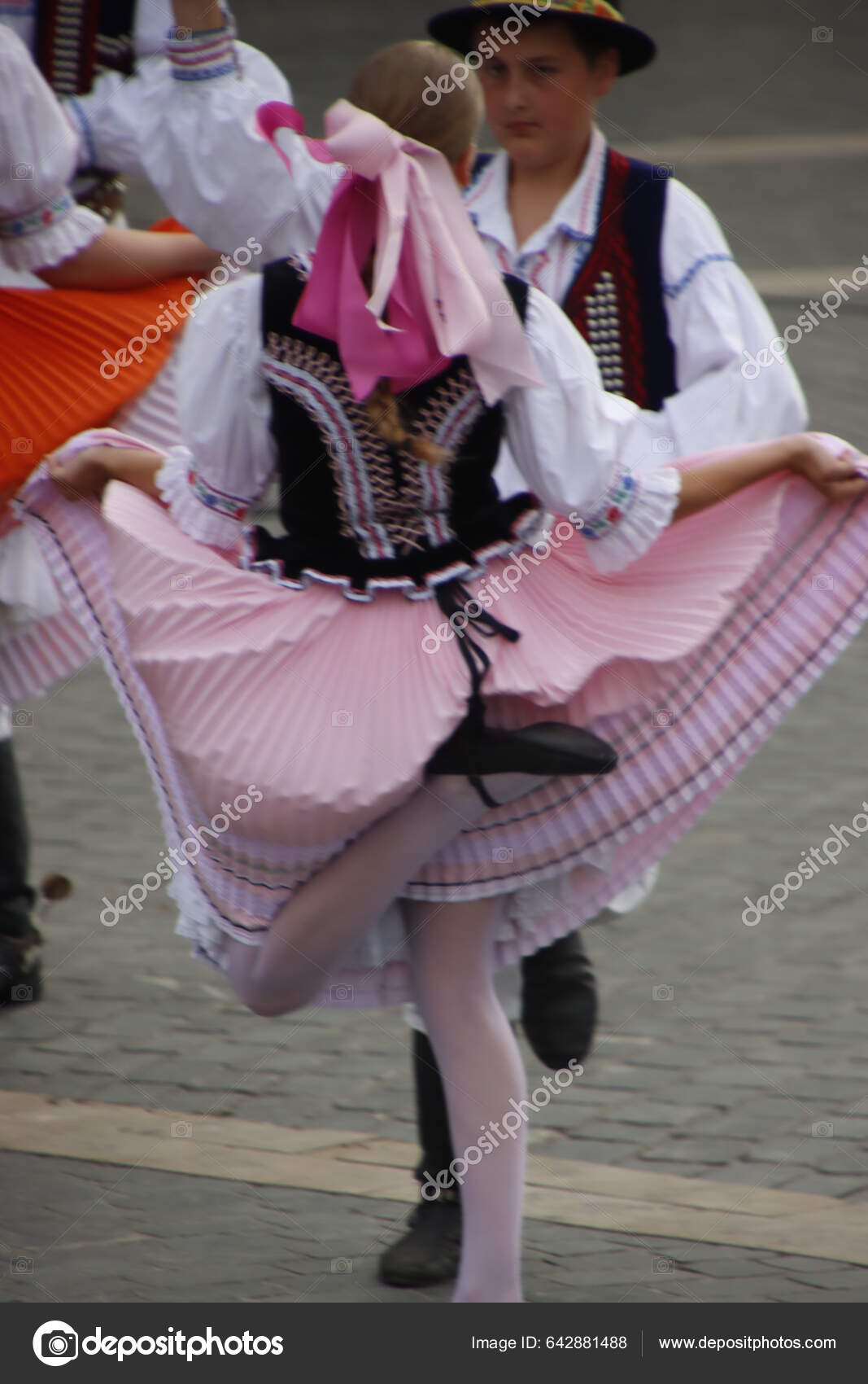 Slovak Folk Dance Outdoor Festival — Stock Editorial Photo © Gorazarre ...