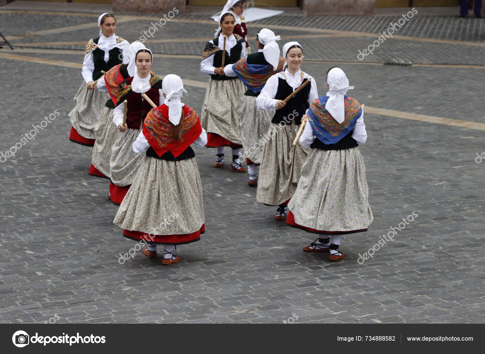 Basque Folk Dancers Performance — Stock Editorial Photo © Gorazarre ...