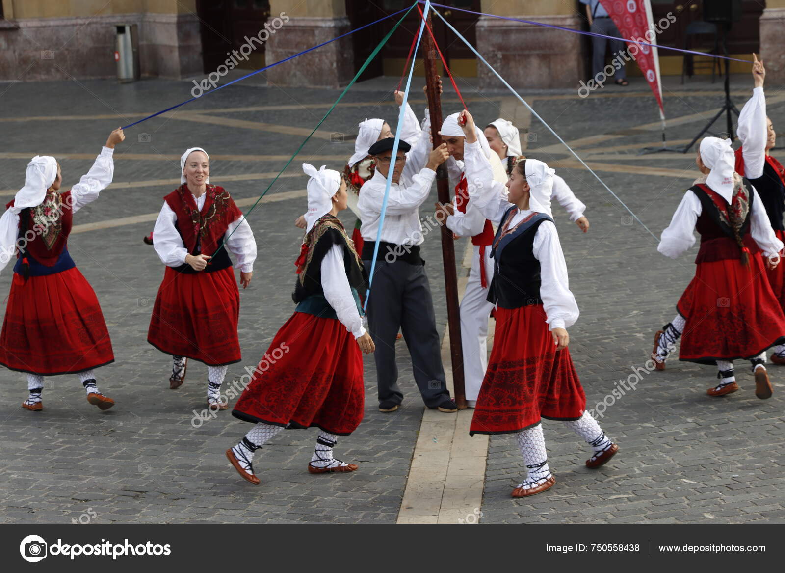 Basque Folk Dance Exhibition Street Festival — Stock Editorial Photo ...