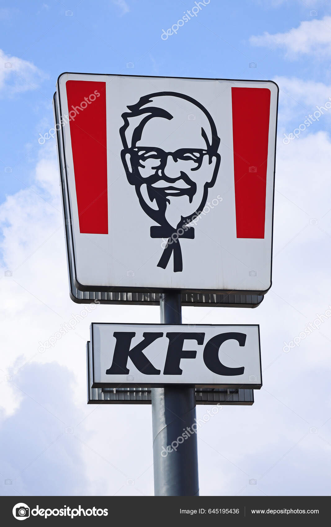 Kfc Sign Entrance Restaurant — Stock Editorial Photo © majorosl66 ...