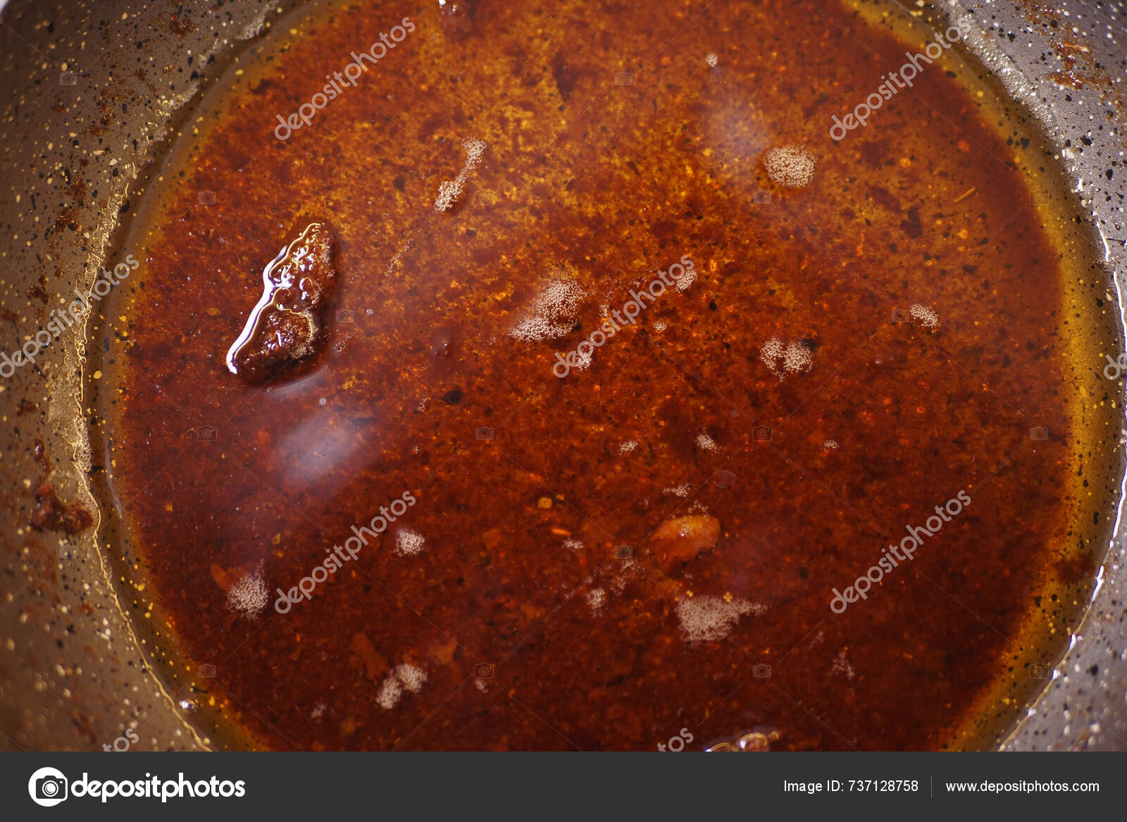 Used Cooking Oil Frying Pan — Stock Photo © Towifqu #737128758