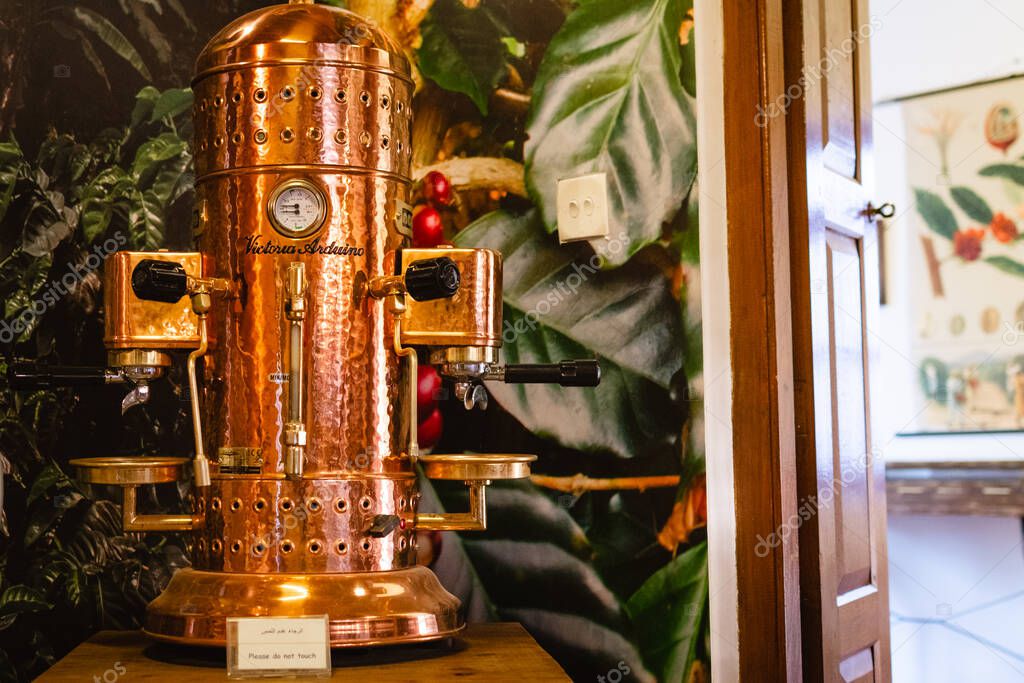022: Victoria Arduino Cafetera en museo. Antiguos métodos de ...