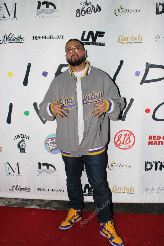 Los Angeles, CA - 19 de noviembre de 2023: Llegadas de alfombras rojas ...