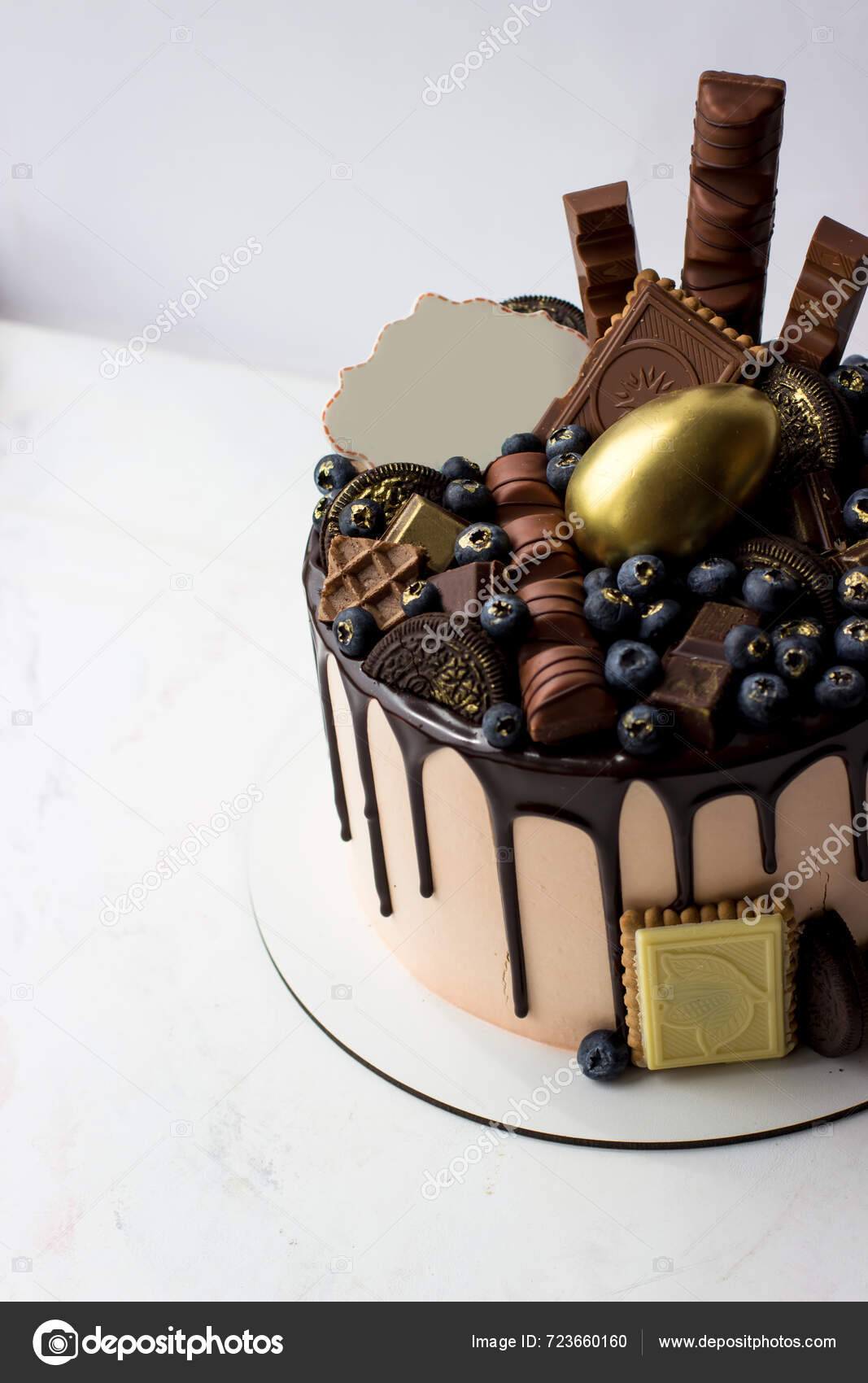 Vista Superior Hermoso Pastel Con Chocolate Tarta Cumpleaños Con Topper ...