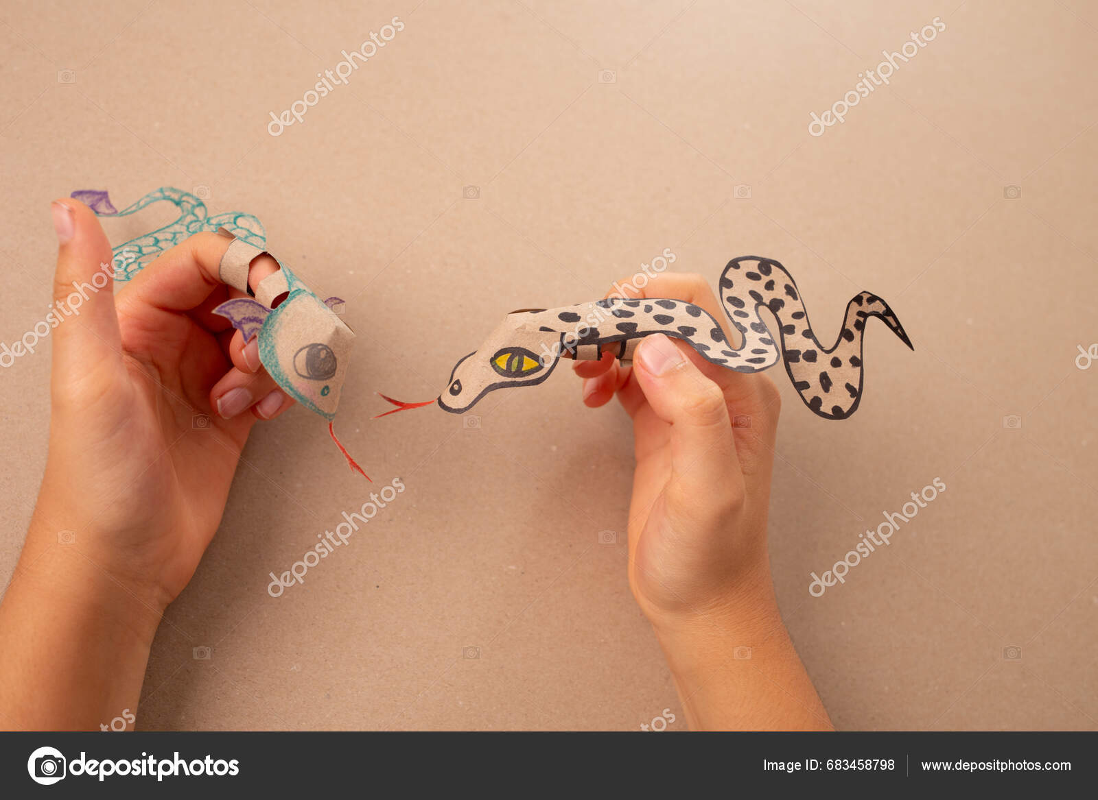 Finger Snake Dragon Craft Made Out Recycled Paper Diy Tutorial — Stock ...