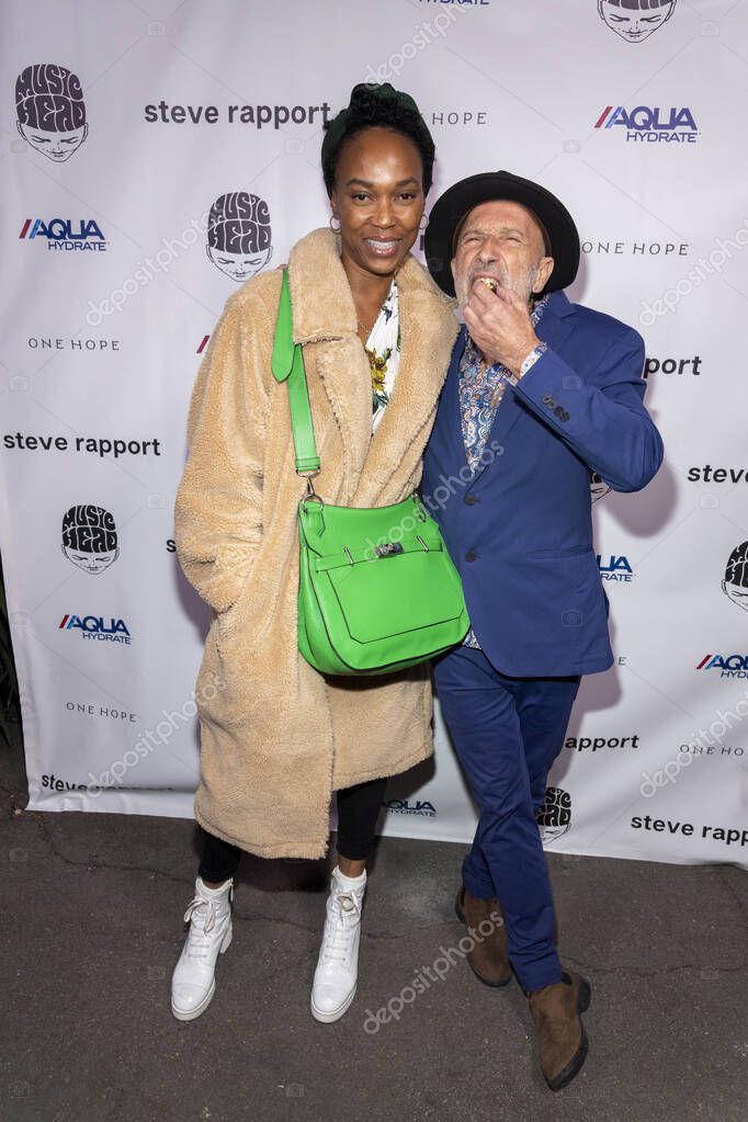 Chanda Wallace, Steve Rapport asisten al Rock Photographer Steve ...