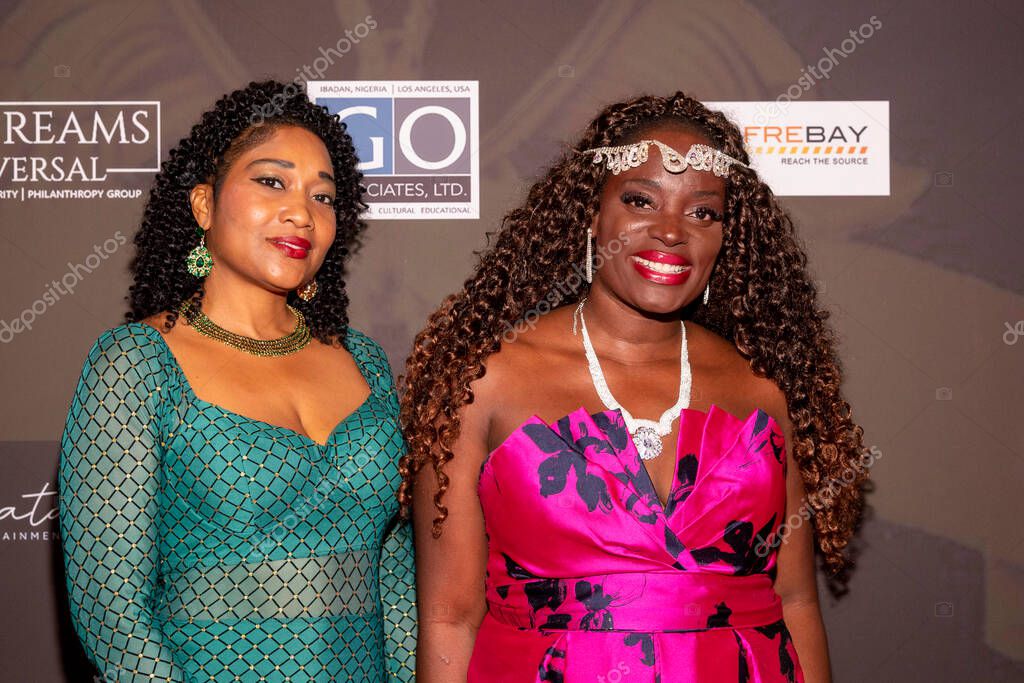 Nina Brooks, Nimi Adokiye asisten a los Premios Afro 2022 en Regal LA ...