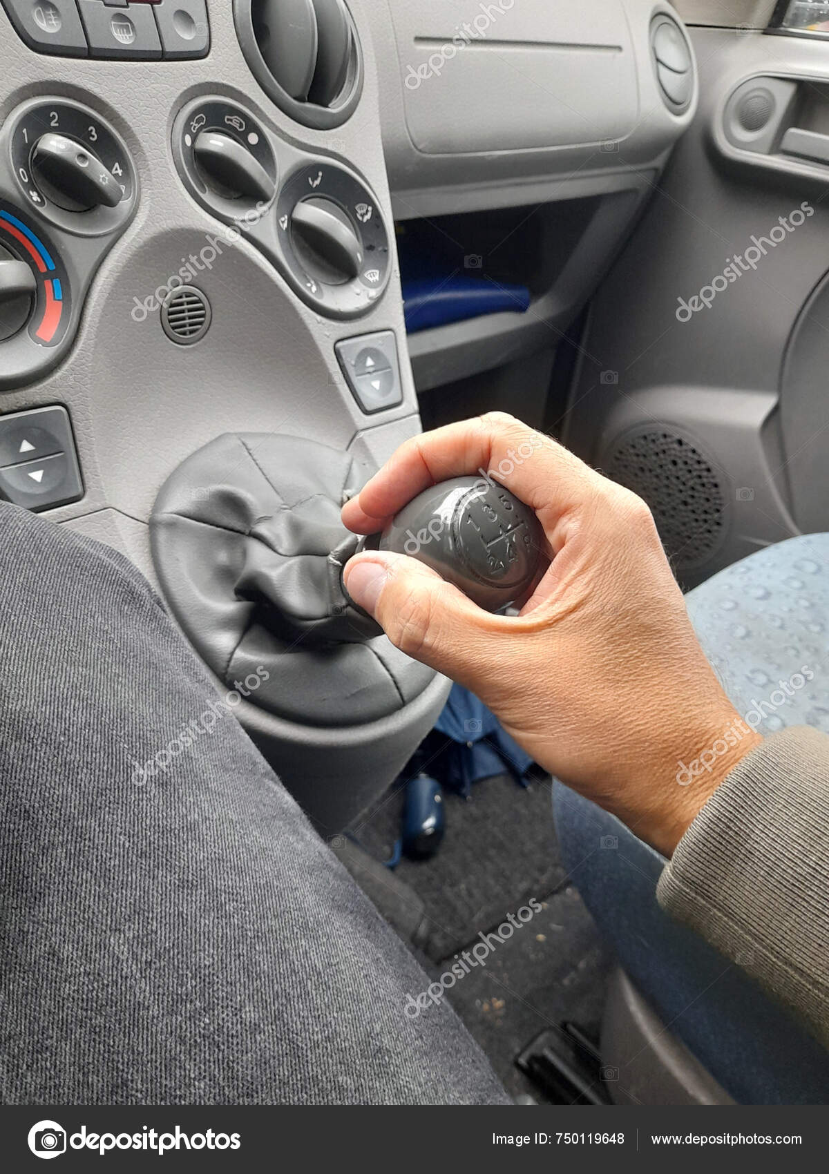 Change Gear Increase Decrease Speed — Stock Photo © AlfonsVen #750119648