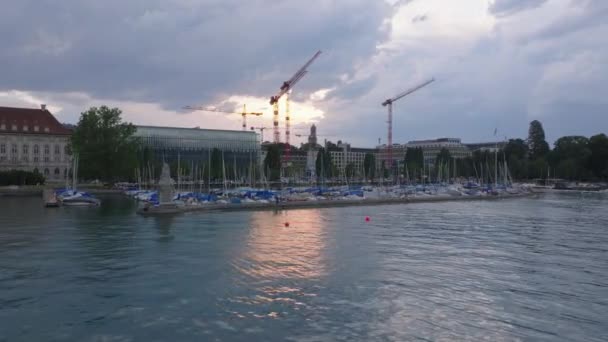 Fly Water Surface Slider Boats Marina Fountain Buildings Waterfront ...