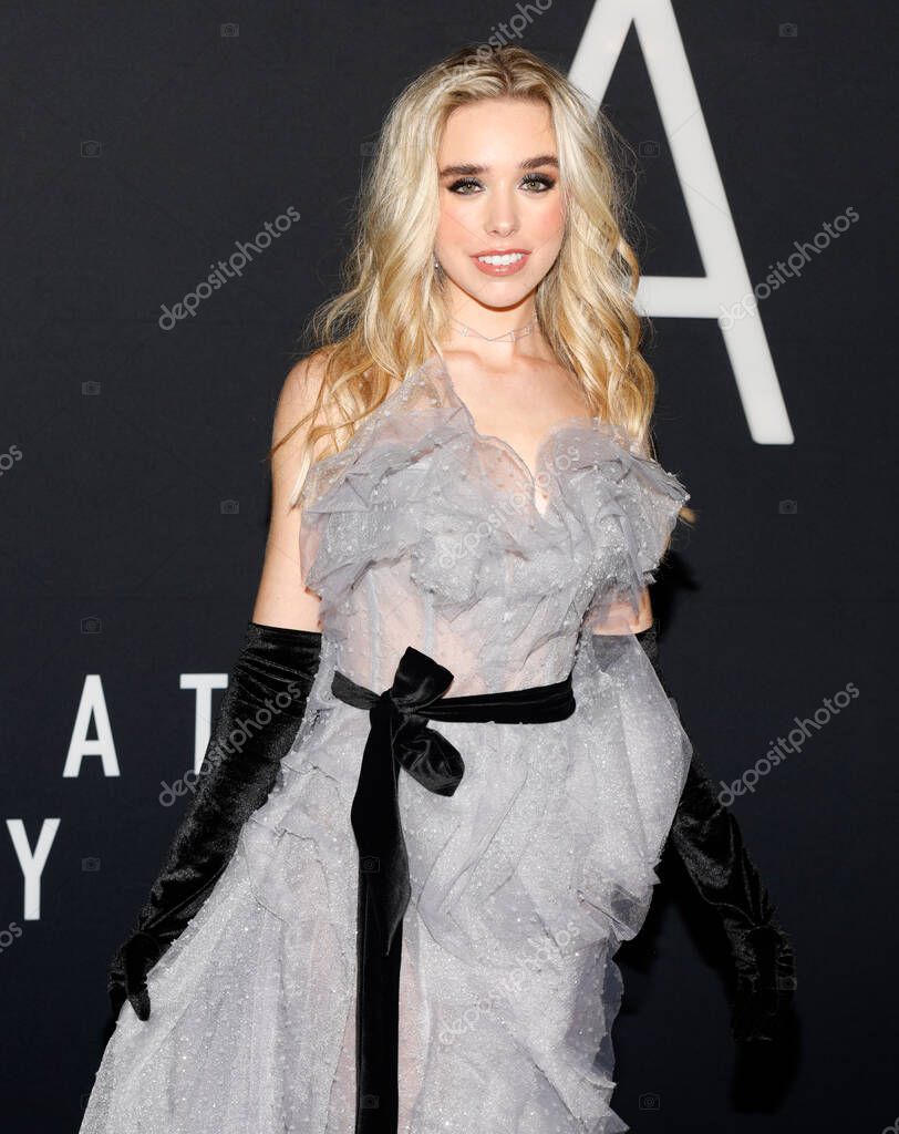 Los Angeles, CA, - 07 / 12 / 2022: Jenna Davis llega al estreno de la ...