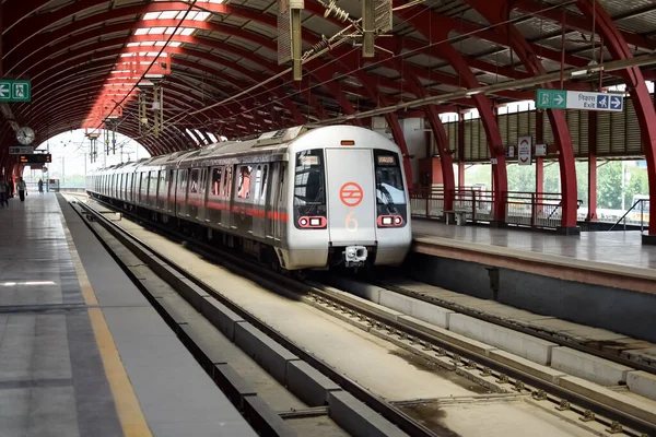 Metro train delhi Stock Photos, Royalty Free Metro train delhi Images ...