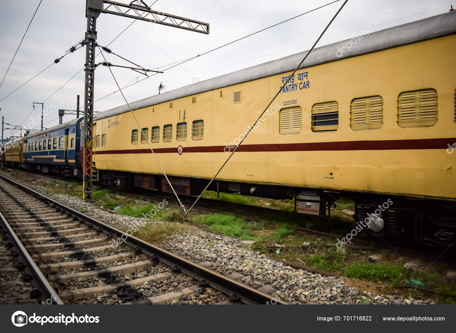 Amritsar India Febrero 2024 Tren Indio Plataforma Estación Tren ...