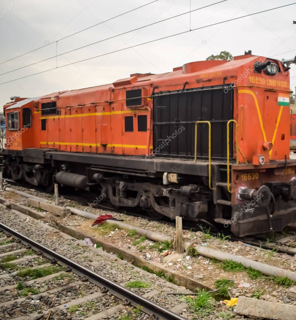 Amritsar, India, 03 de febrero de 2024 - Tren indio motor de locomotora ...