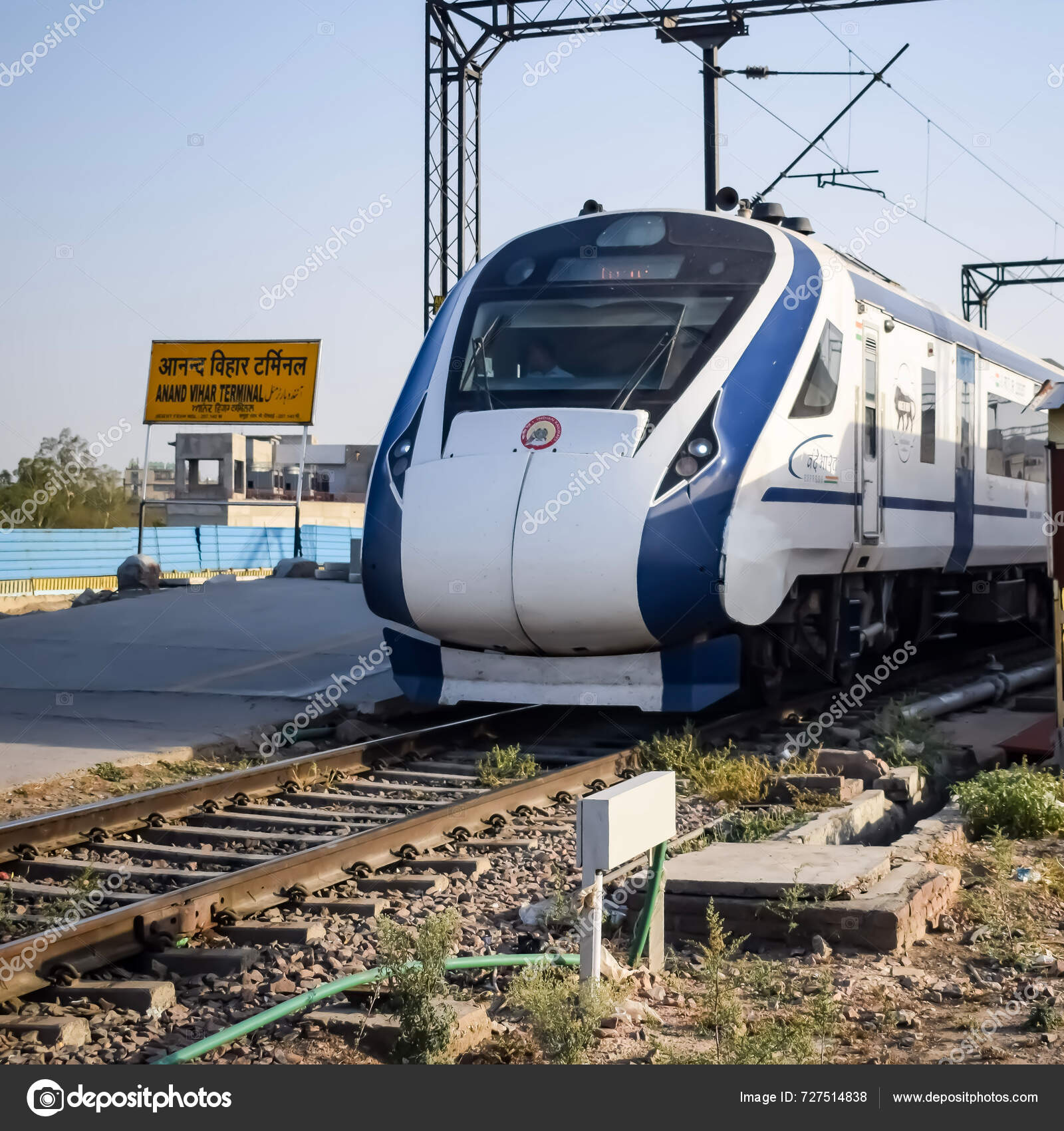 Delhi Indien Juni 2024 Vande Bharat Express Zug Von Delhi ...