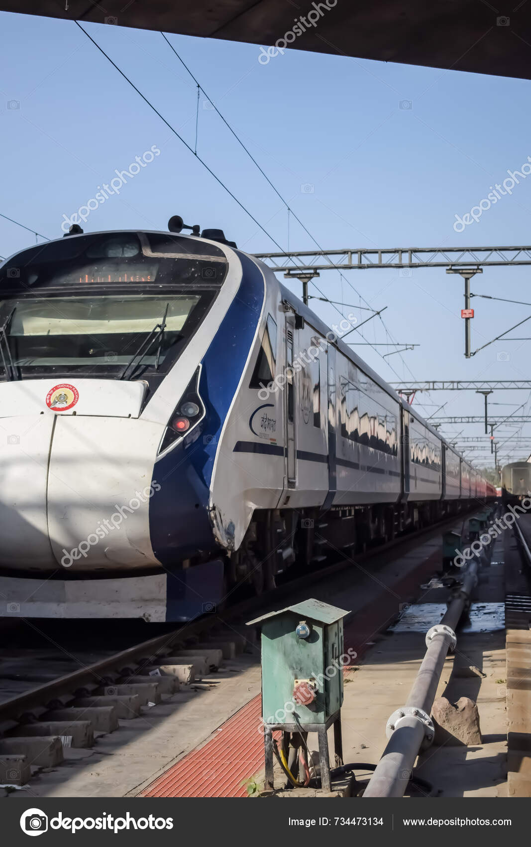 Delhi Indien Juni 2024 Vande Bharat Express Zug Von Delhi ...