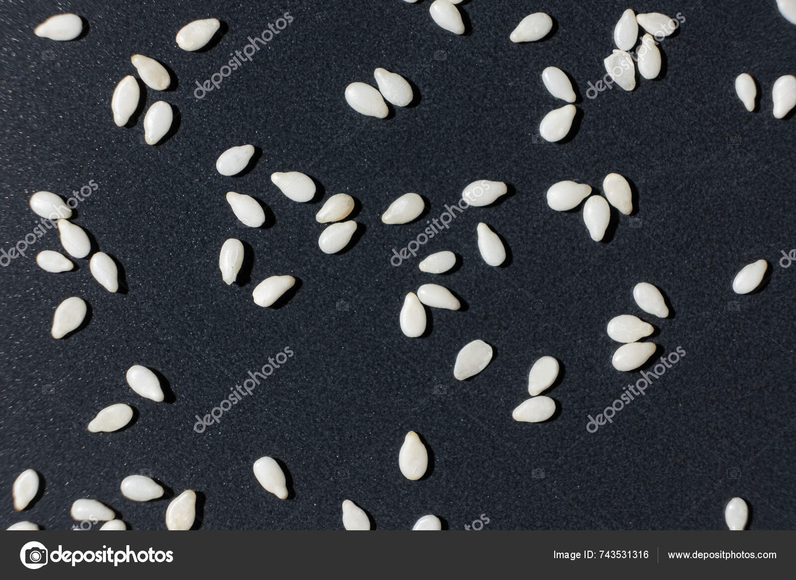 Macro Kernels White Roasted Sesame Seeds — Stock Photo © GarnaZarina ...