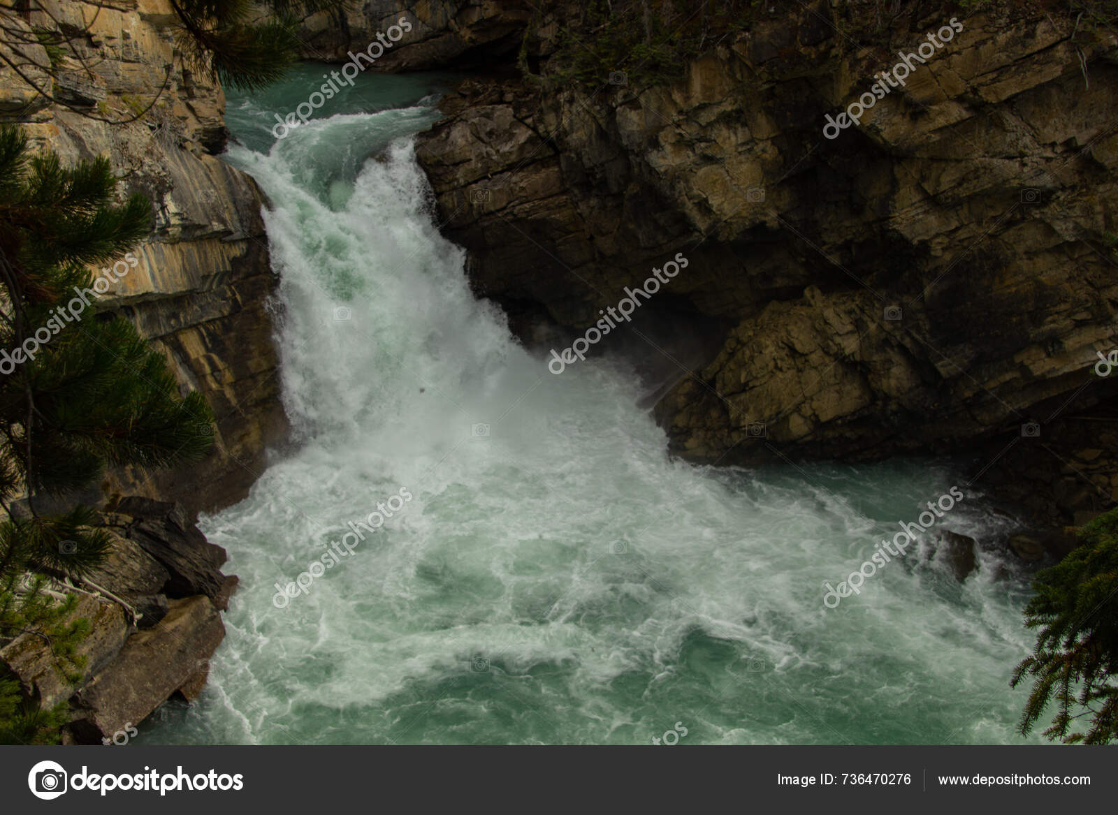 Beautiful Athabasca Waterfall Passes Jasper Canadian Rockies — Stock ...