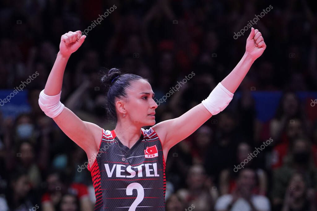 ANKARA, TURQUÍA - 05 DE JUNIO DE 2022: Akoz Simge Sebnem en el partido ...