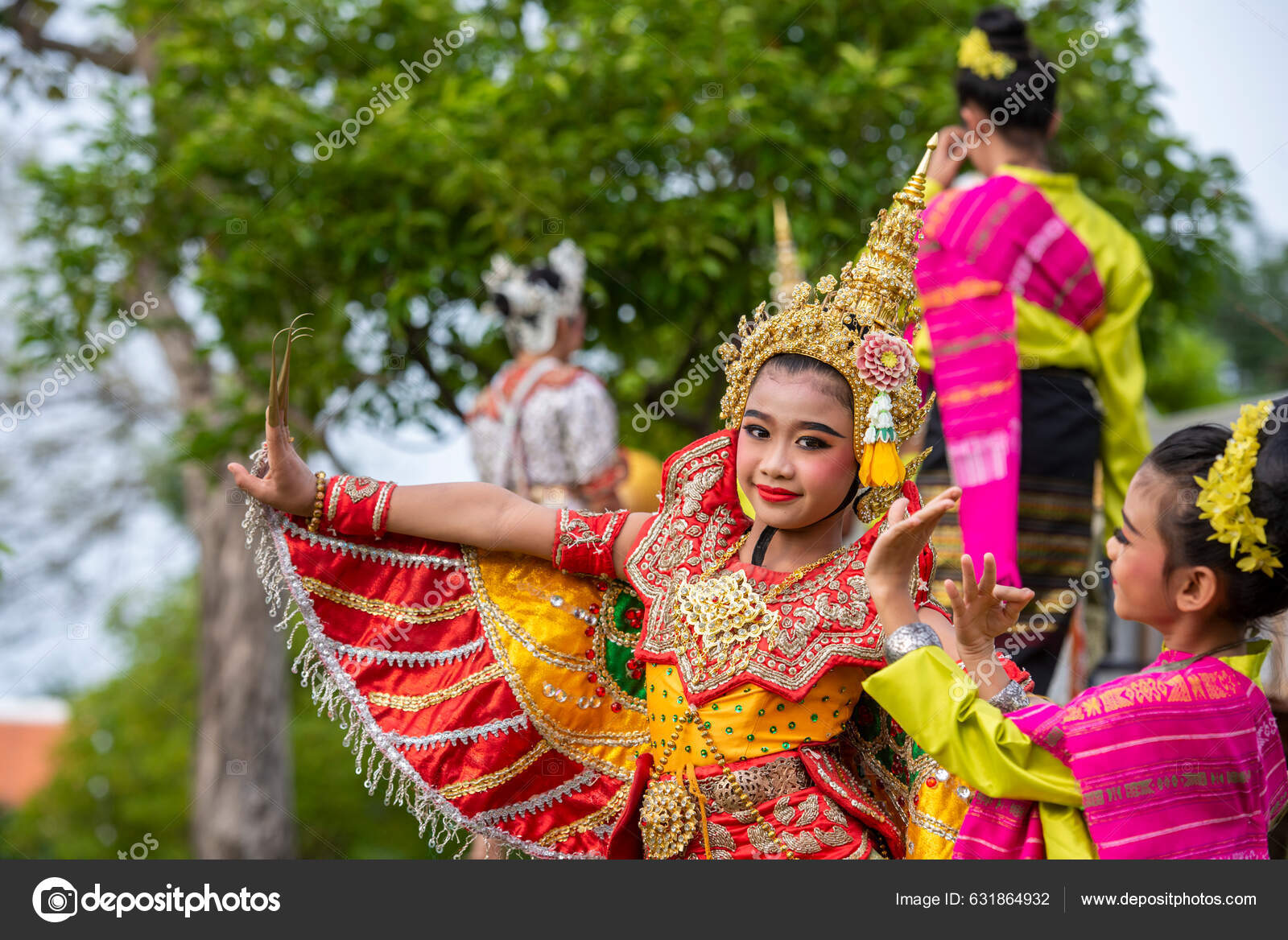 Young Traditional Thai Dancer Show Loy Krathong Festival Town Amphawa ...