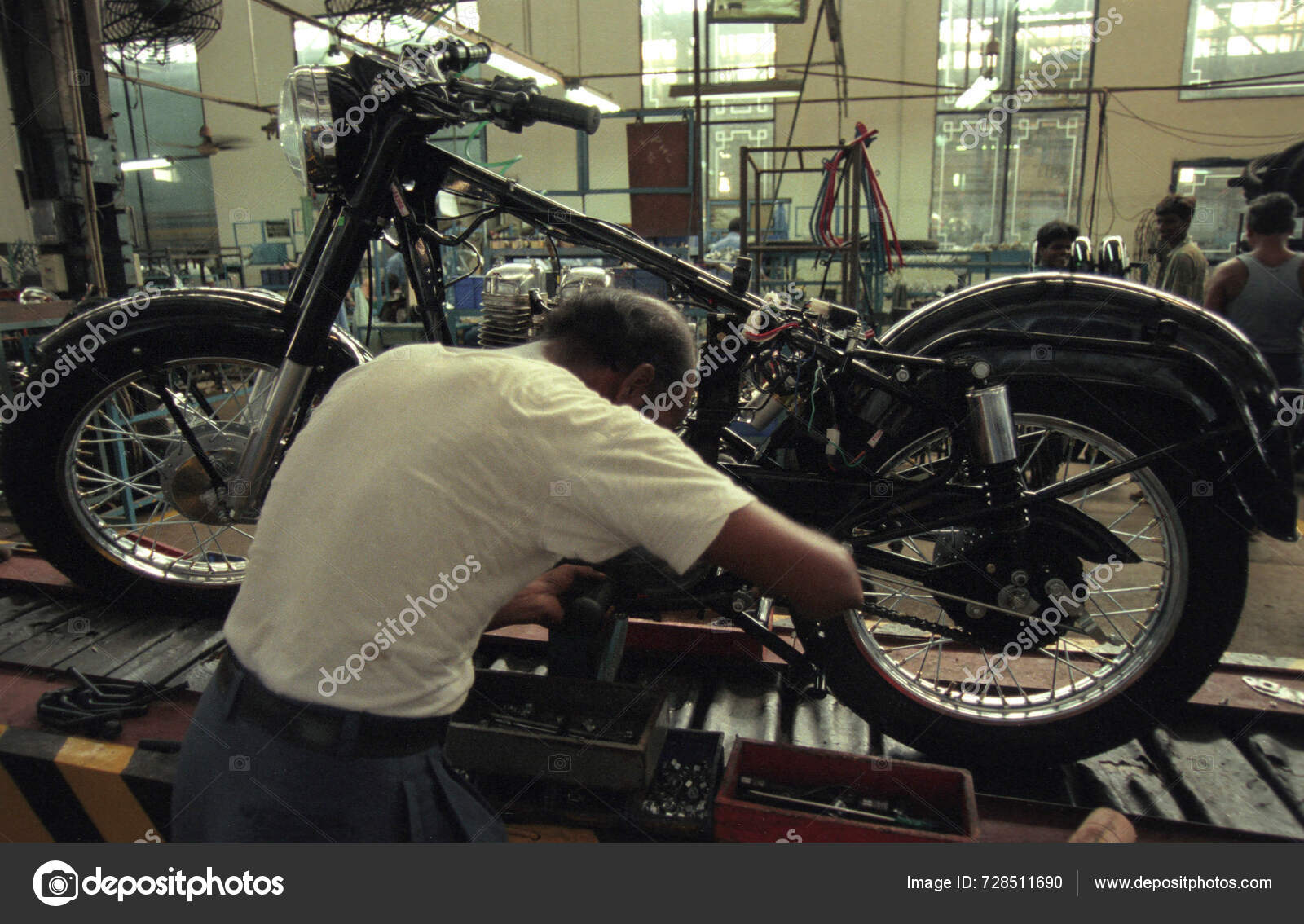 Workers Motorcycle Factory Royal Enfield Chennai Province Tamil Nadu ...
