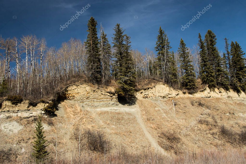 Bajo nivel de agua de manantial a lo largo de la costa. Dickson Dam ...