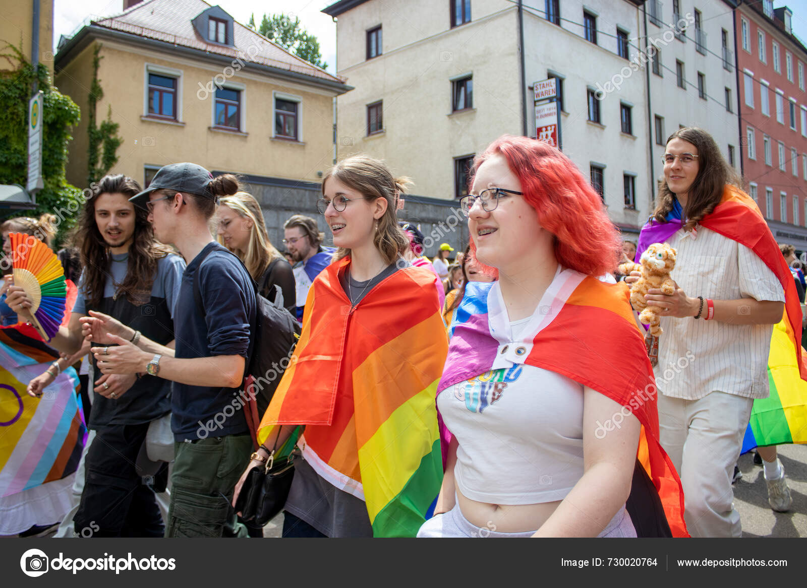 Munich Allemagne Juin 2024 Pride Parade Des Participants Défilé ...