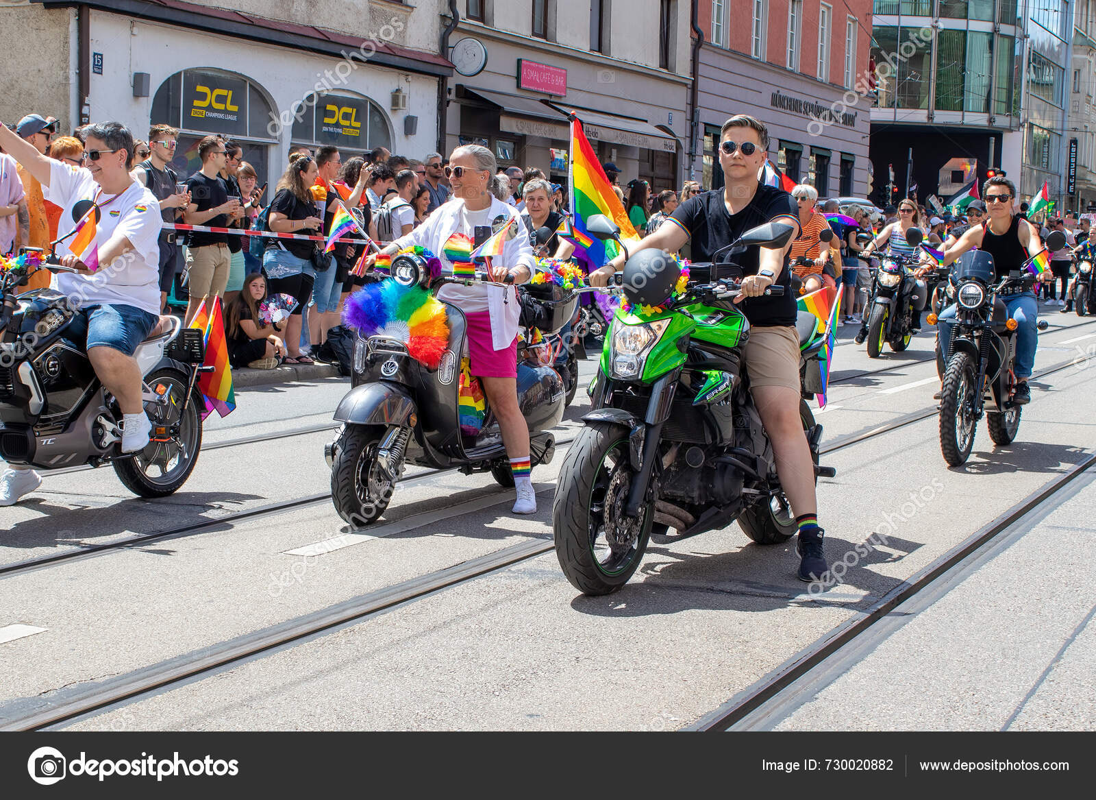 München Németország 2024 Június Pride Parade Fényes Boldog Parádézók ...