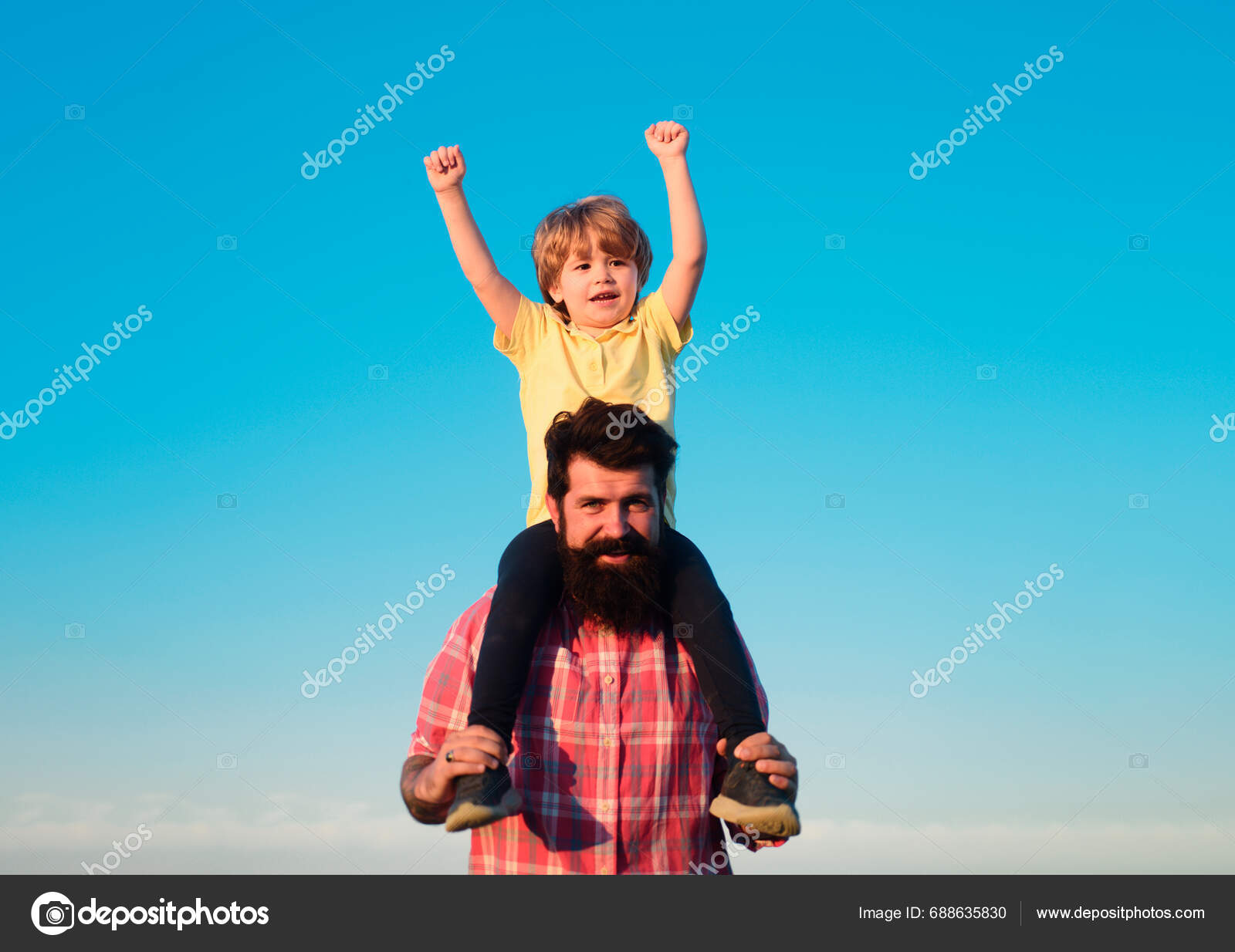 Son Hugging His Father Sky Fathers Day Portrait Happy Father — Stock ...