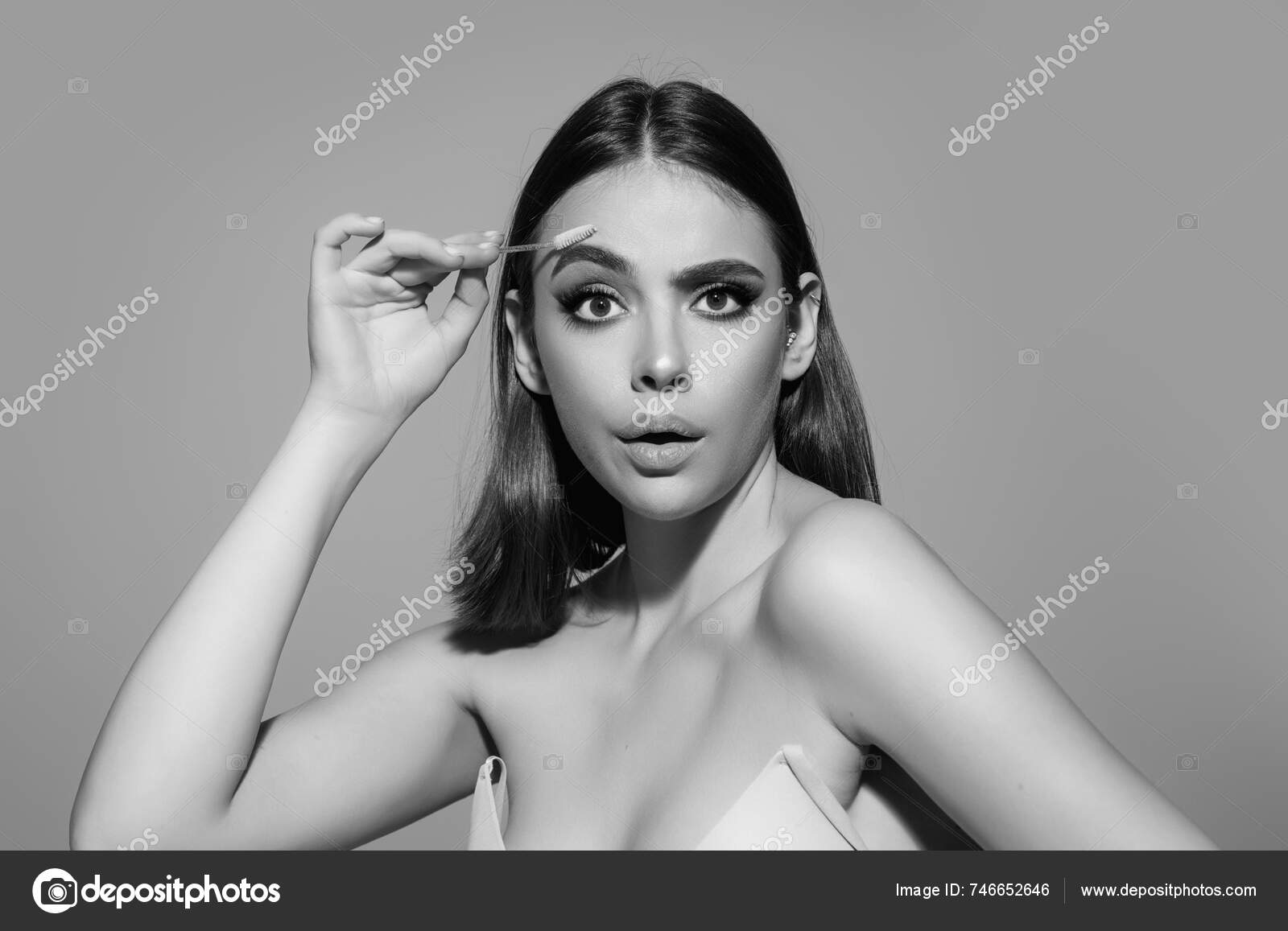 Female Model Shaping Brown Eyebrows Woman Eye Beautiful Eyebrows Perfect — Stock Photo ...