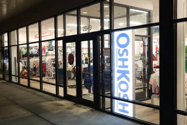 Columbus Ohio December 5, 2023 Osh Kosh Tienda de ropa para niños 2024