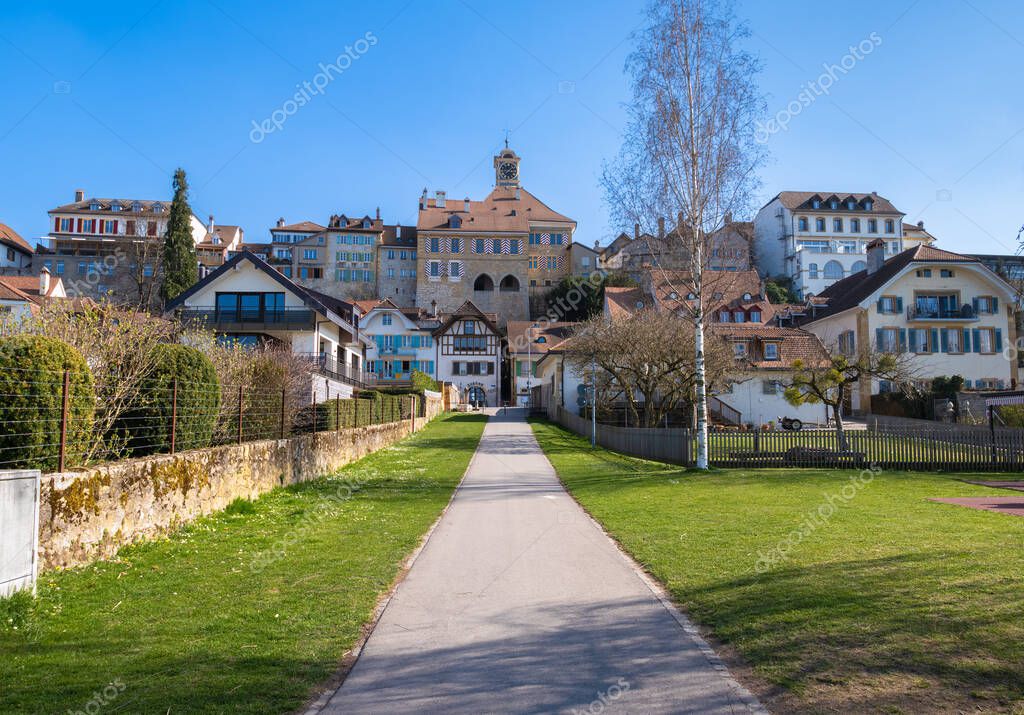 Murten, Suiza - 24 de marzo de 2022: Murten o Morat es una ciudad ...