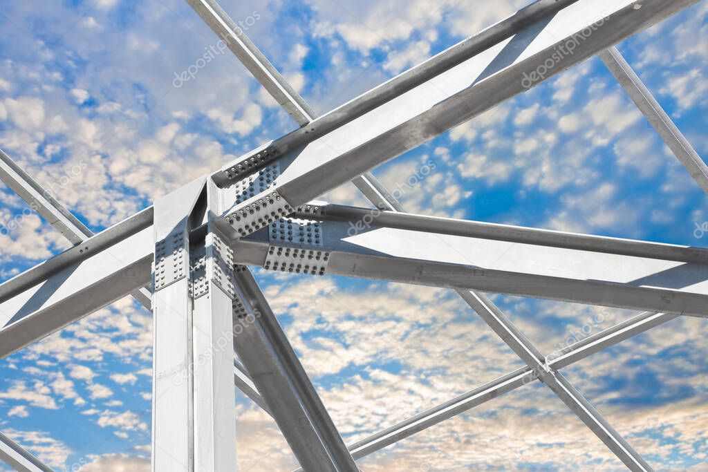 Detalle de una nueva estructura de acero prefabricado con pilares ...