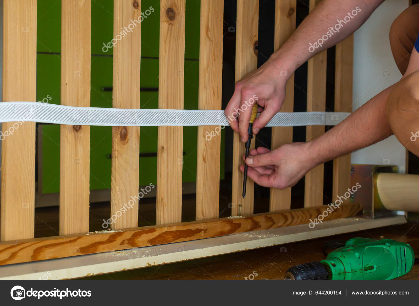 Carpenter Screwing Screw Wood Screwdriver — Stock Photo © zoltanlemberg ...