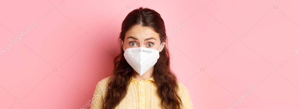 Sneeze mask Stock Photos, Royalty Free Sneeze mask Images | Depositphotos