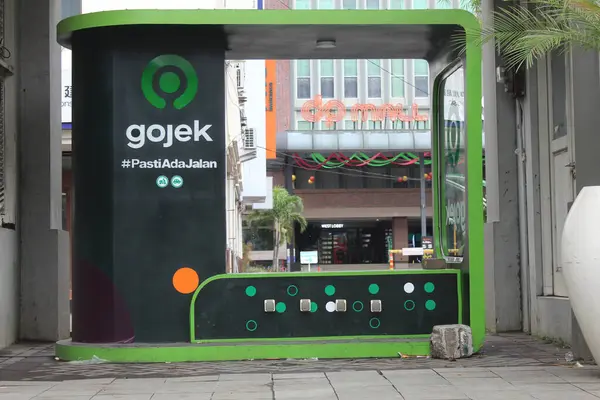Gojek Stok Foto, Gojek Gambar Bebas Royalti | Depositphotos
