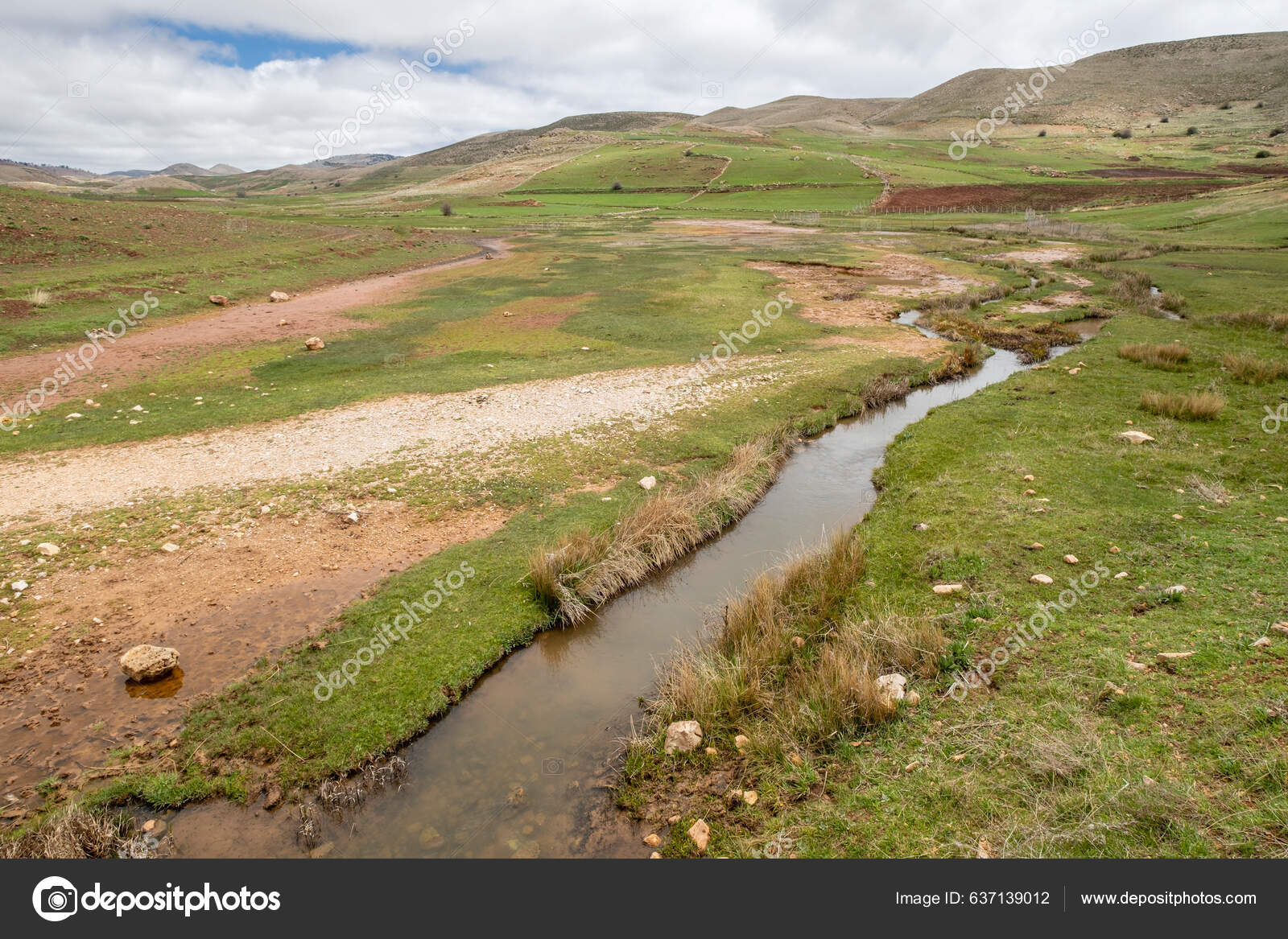 Rio Ifrane Parque Nacional Ifran Atlas Medio Marruecos Africa Stock ...