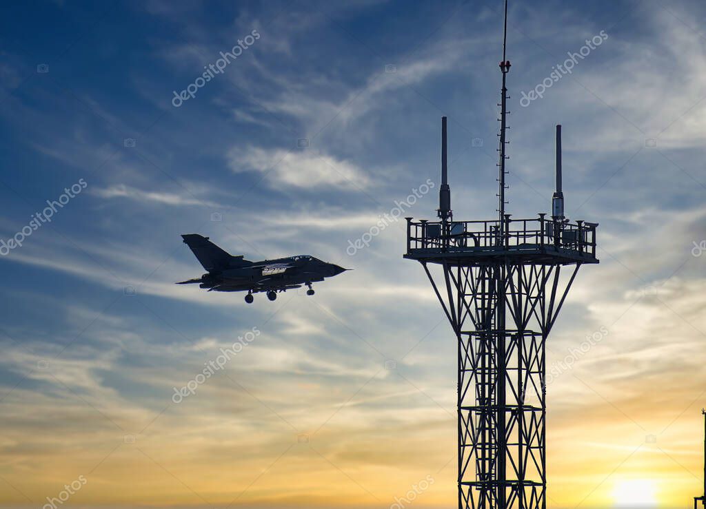 100 años de la Fuerza Aérea Italiana celebrados en la base aérea de ...