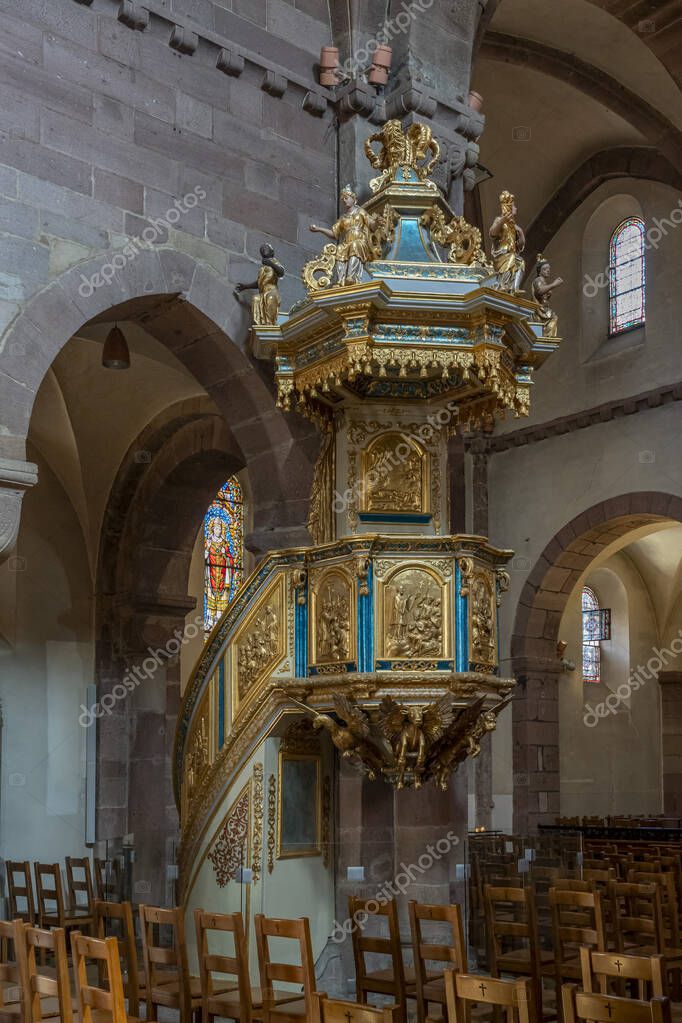Selestat, Francia - 06 25 2024: Vista del púlpito barroco de ...