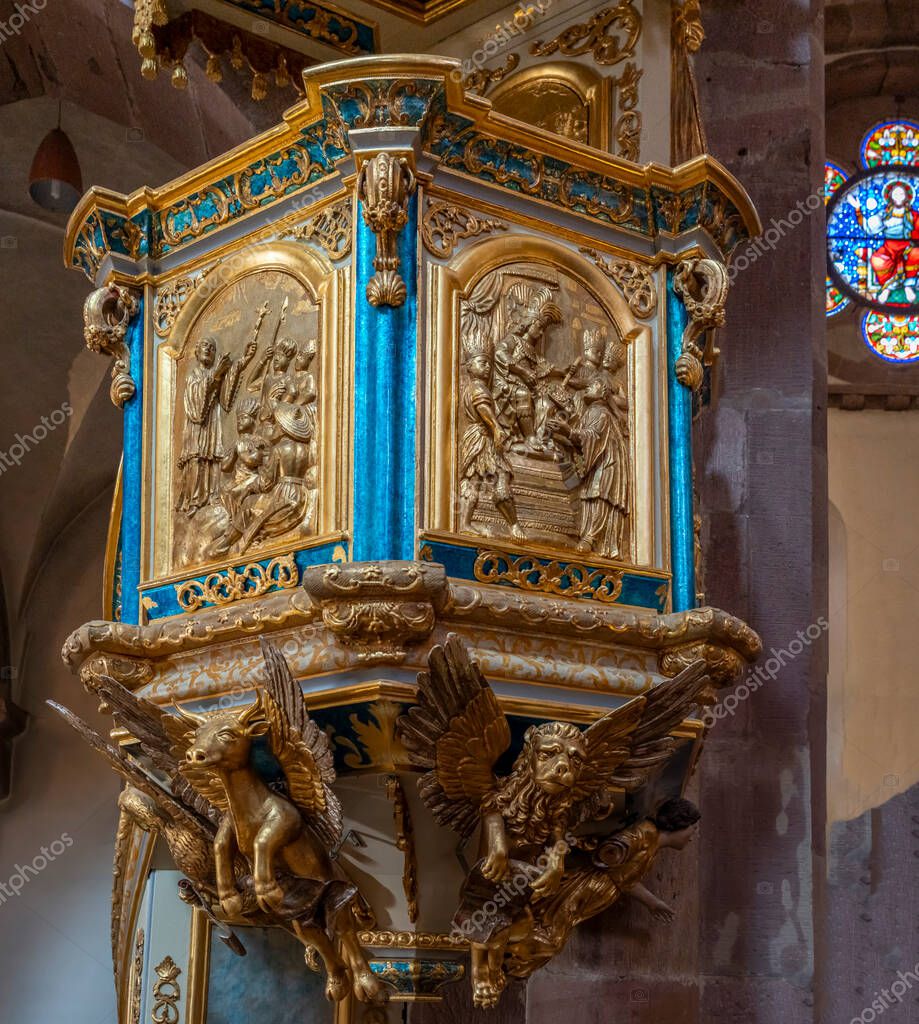 Selestat, Francia - 06 25 2024: Vista del púlpito barroco de ...
