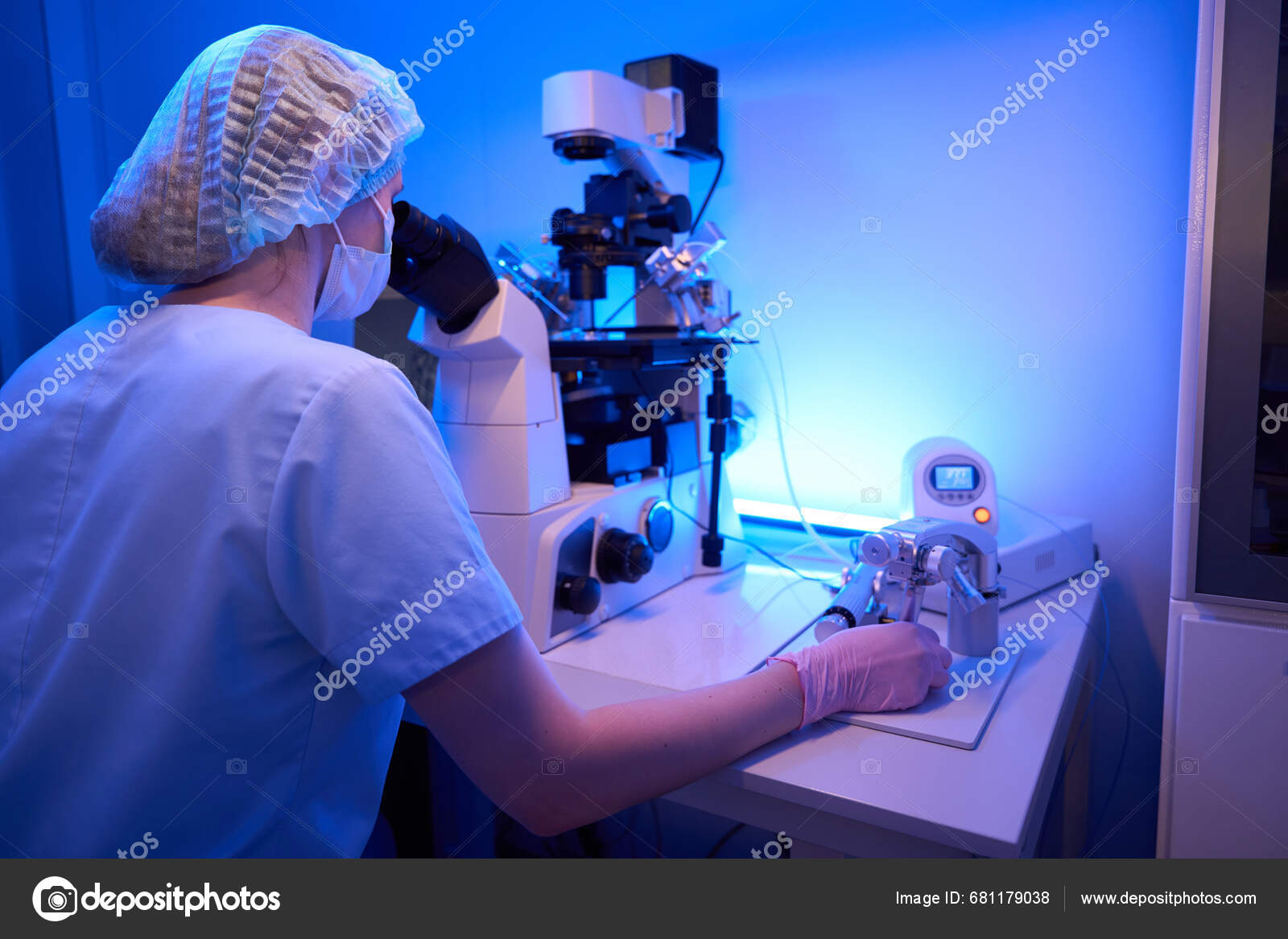 Back View Embryologist Doing Intracytoplasmic Sperm Injection ...