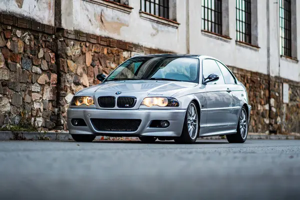 Скачать картинки Bmw rasmlari, стоковые фото Bmw rasmlari в хорошем ...