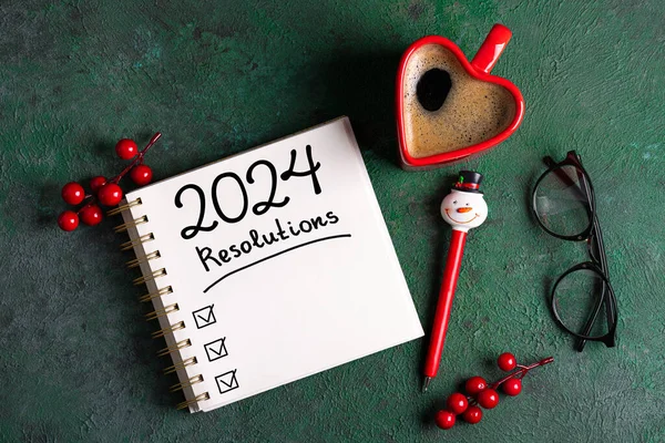 Resoluciones de año nuevo 2024 en el escritorio. 2024 lista de goles ...