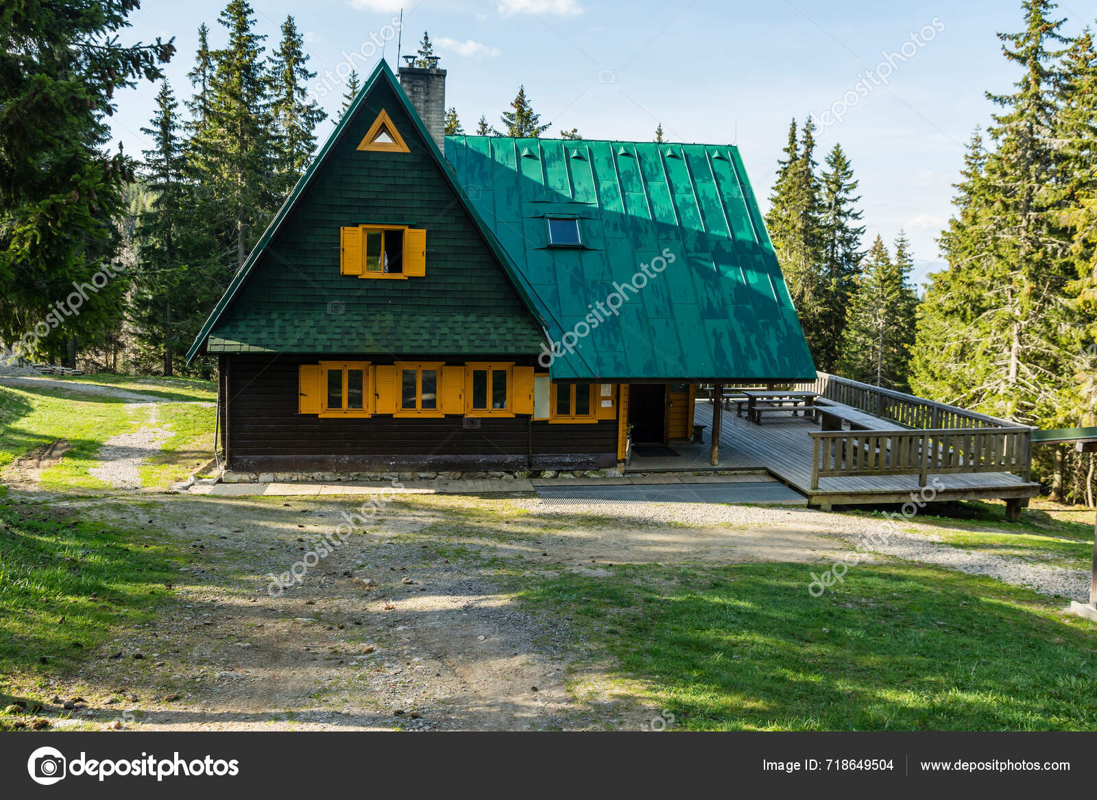 Bobrovec Eslovaquia Mayo 2024 Mountain Hut Chata Pod Naruzim Chata ...