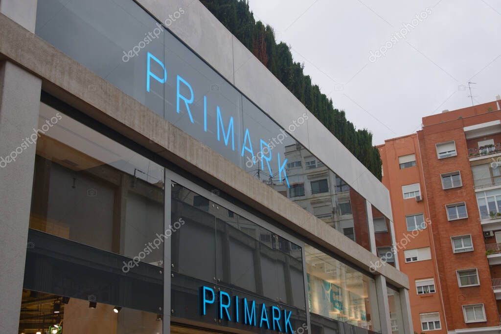 2022. Valencia, Spain. Facade of the clothing store with the logo of ...