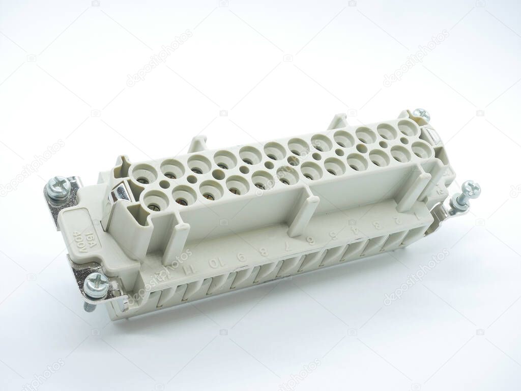 Conector hembra de 24 pines utilizado en equipos electrónicos para ...