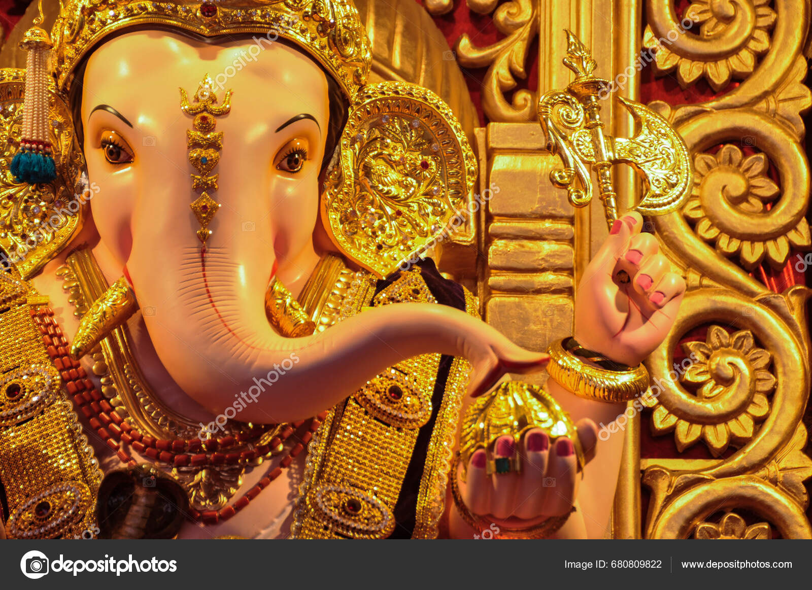 Golden Ganesha Bappa Divine Face — Stock Photo © ashugalande #680809822