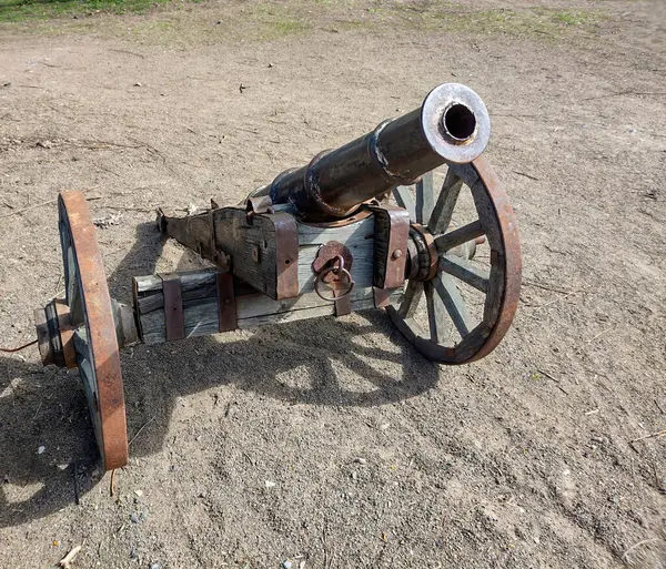 Trail cannon Stock Photos, Royalty Free Trail cannon Images | Depositphotos