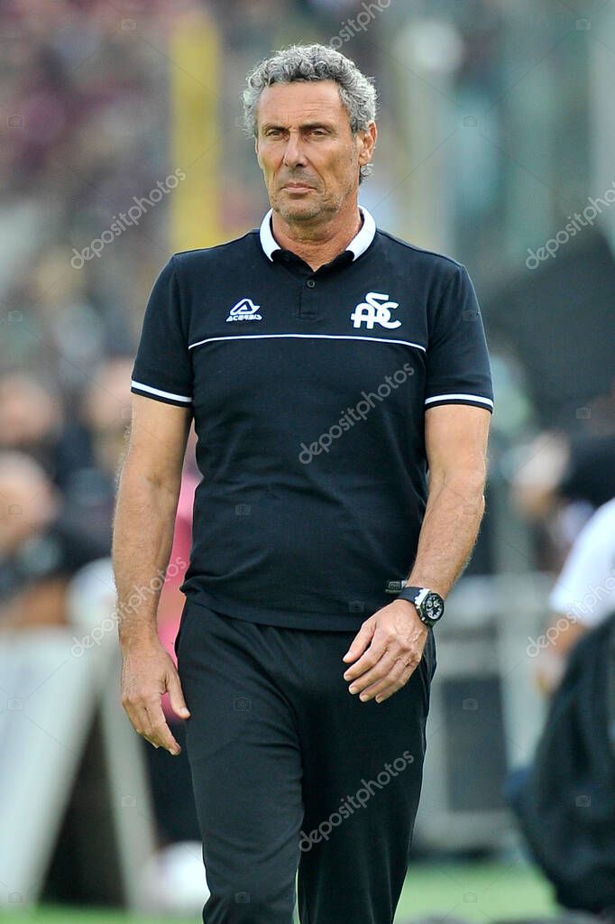 Luca Gotti entrenador de Spezia, durante el partido de la liga italiana ...