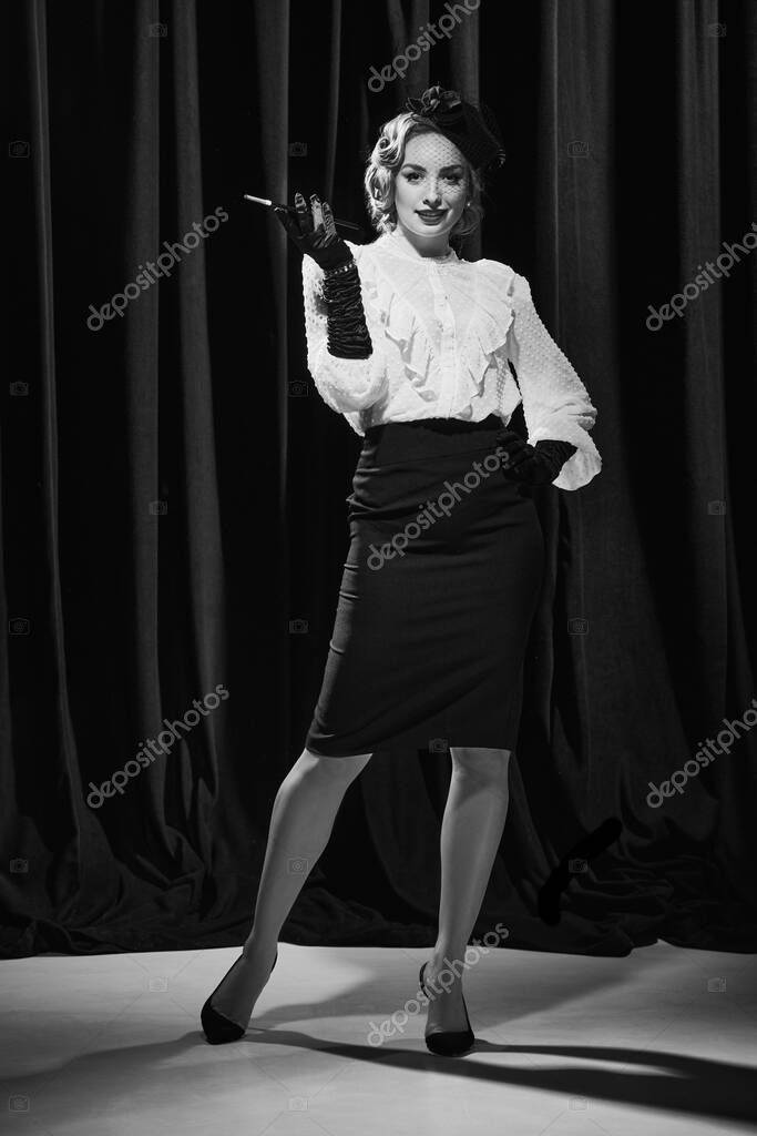 Dama de confianza. Retrato de mujer encantadora con elegante traje de ...